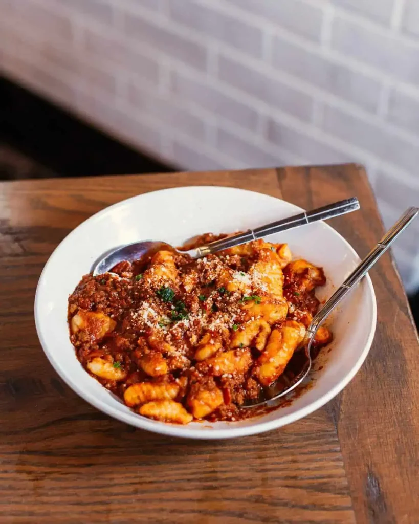 Italian Restaurant Tutto Tavola Opens in Riverview With La Dolce Vita Flair